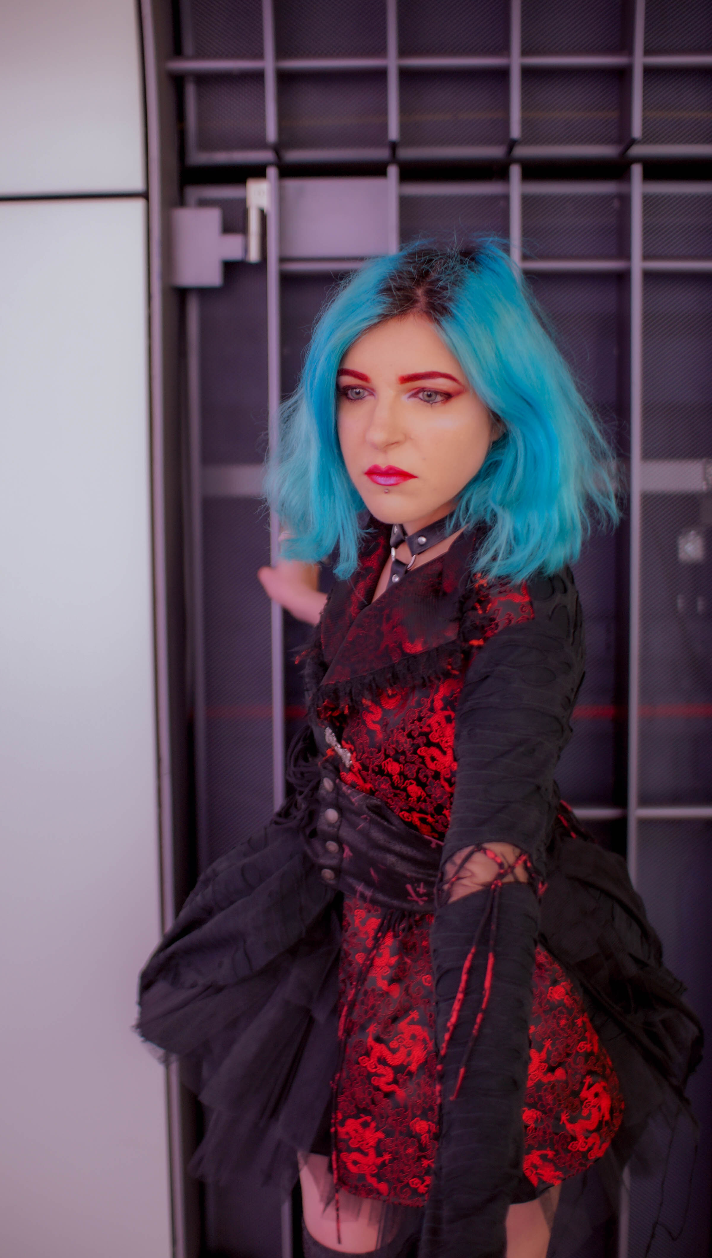 Splitting Image – 2: Black – Ophelia Autumn